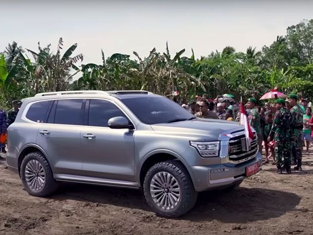 Penampakan Mobil China GWM Tank 500 yang Dipakai Prabowo di Merauke ...