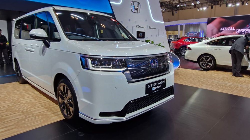 Honda StepWGN vs Nissan Serena vs Toyota Voxy: Mana Pilihan MPV Boxy Terbaik Rp600 Jutaan di ...