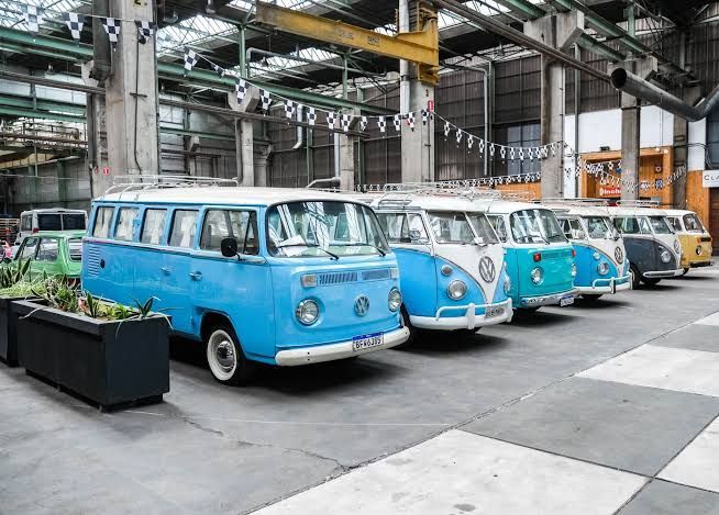 Fakta Menarik VW Kombi, Mobil Jerman yang Sukses di Indonesia - Panduan ...