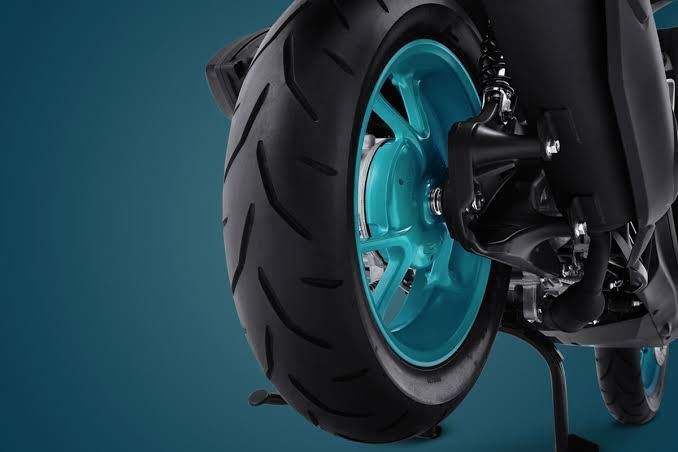 Ini Alasan Kenapa Ban Motor Balap Tapaknya Botak dan Ban Motor Harian ...