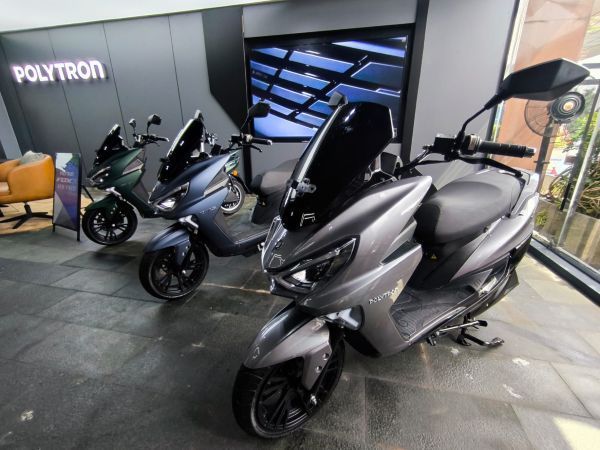 Motor Listrik Polytron Fox-R Punya Warna Baru Nih! - Berita Otomotif ...