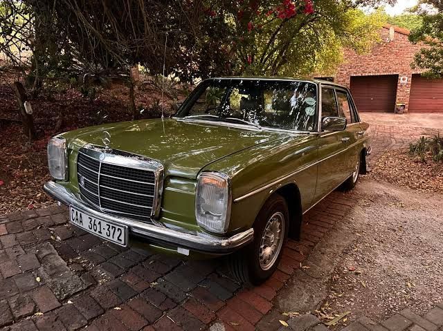 Mercedes-Benz W114 & W115 “Mercy Mini”: Sedan Mercy Lawas yang ...