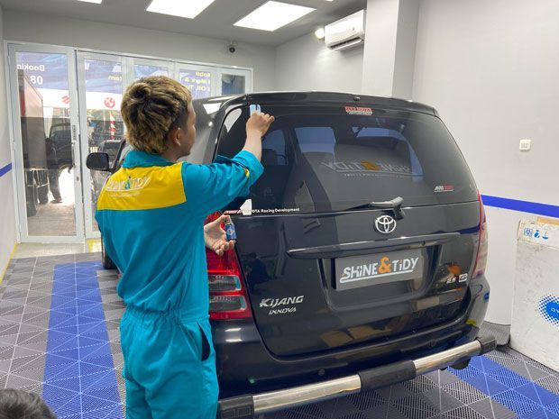 Perbedaan Paint Protection Film dan Coating Mobil, Mending yang Mana ...