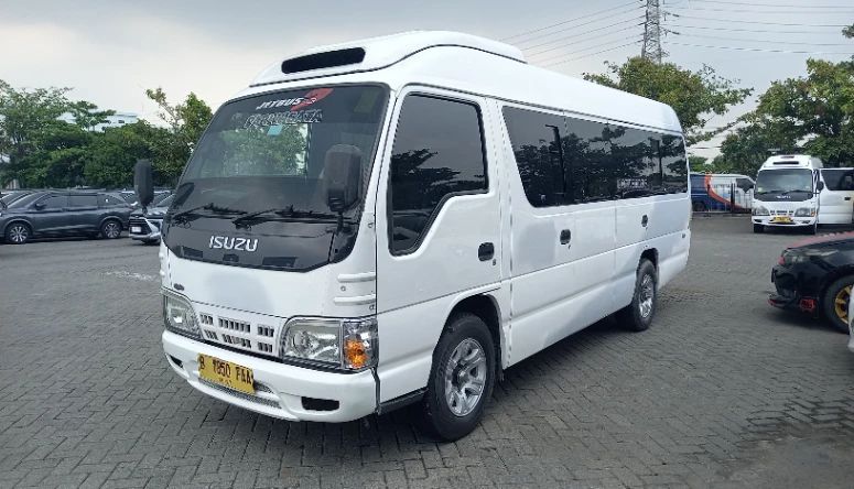 Ulas Tuntas Isuzu ELF NMR71, Truk Ringan dengan Mesin Bandel, Irit ...