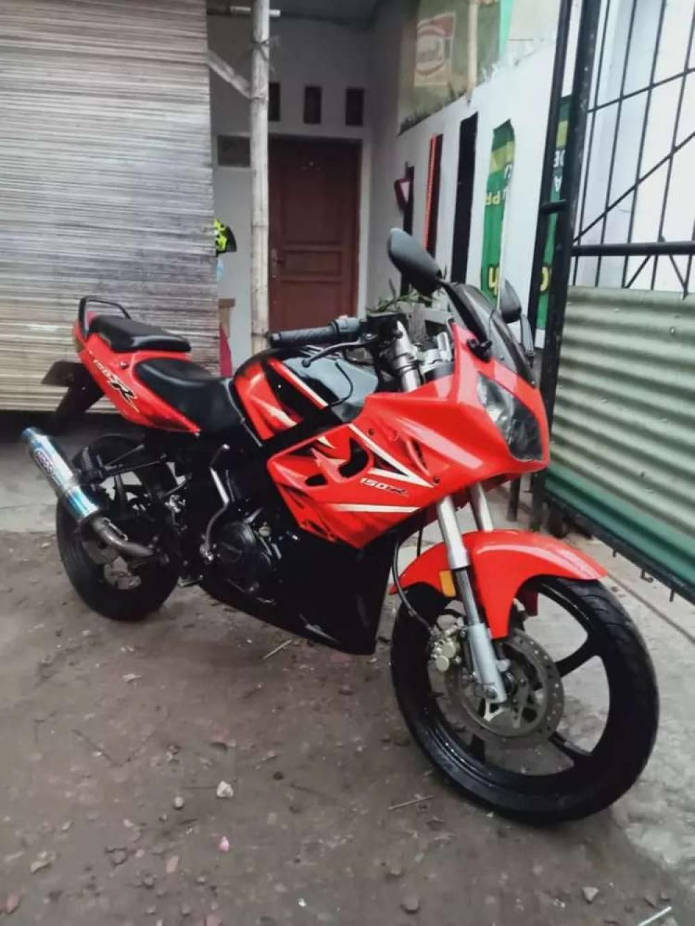 Kelebihan dan Kekurangan Minerva R150, Tiruan Honda CBR150R Thailand ...