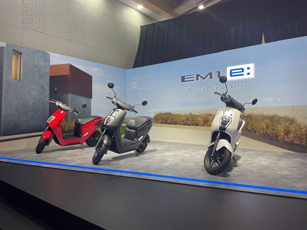 Disubsidi Pemerintah, Harga Motor Listrik Honda EM1 e: dan EM1 e: Plus ...