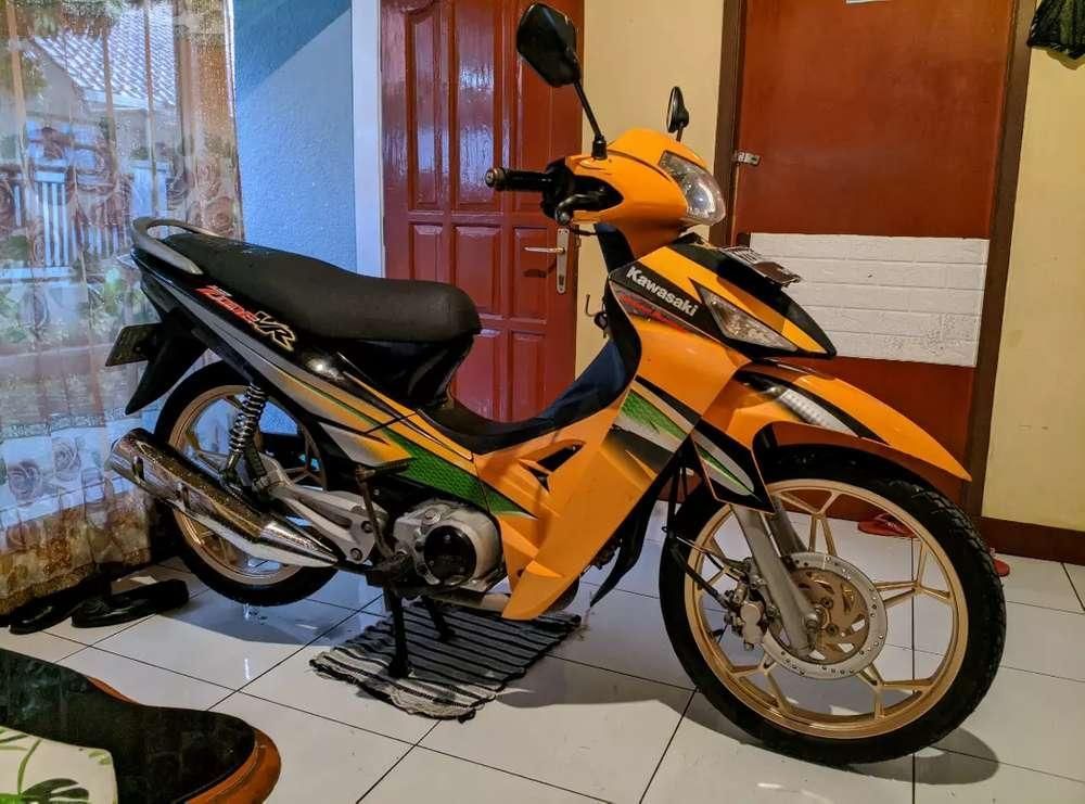 Fakta Penting Seputar Kawasaki Kaze R, Bebek Legendaris 'Pabrikan Hijau ...
