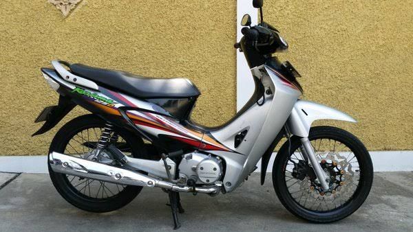 Kelebihan dan Kekurangan Honda Karisma 125, Pelopor Bebek Bermesin ...