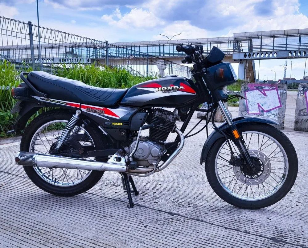 6 Kelebihan Honda GL Pro, Motor Sport 4-tak Terlaris 90-an - Panduan ...