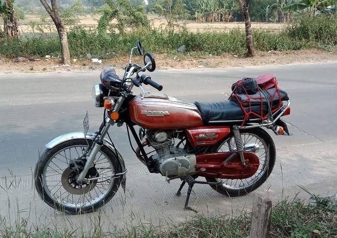Honda GL 100, Versi Original Bergaya Klasik Semakin Langka - Panduan ...