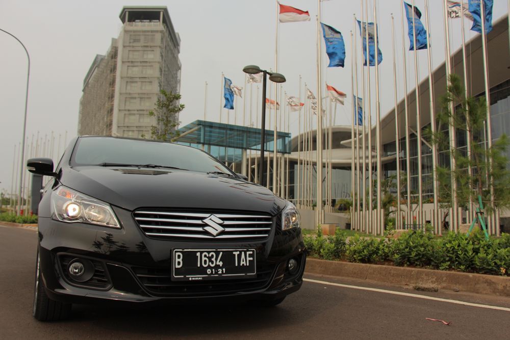 Test Drive Suzuki Ciaz - Review | Mobil123