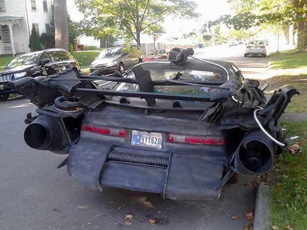 Modifikasi Amburadul Toyota Camry jadi Batmobile - Berita Otomotif ...