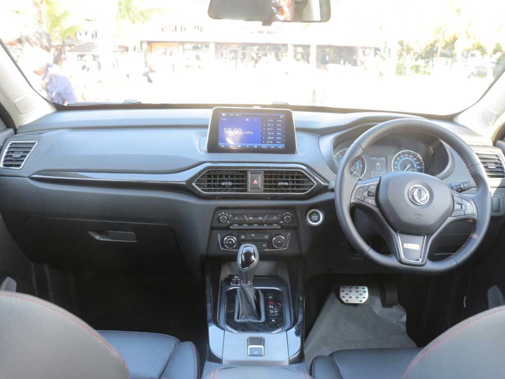 DFSK Glory 560 Siap Lawan Honda HR-V, Sayang Harga Masih Rahasia ...