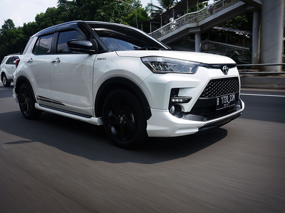 Test Drive Toyota Raize, Si Kecil Bejubel Fitur - Review | Mobil123
