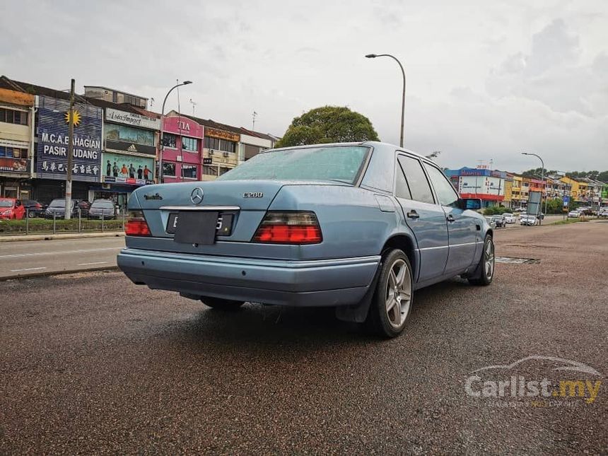 Mercedes-Benz 260E 1991 2.6 in Johor Automatic Sedan Blue for RM 8,300 ...