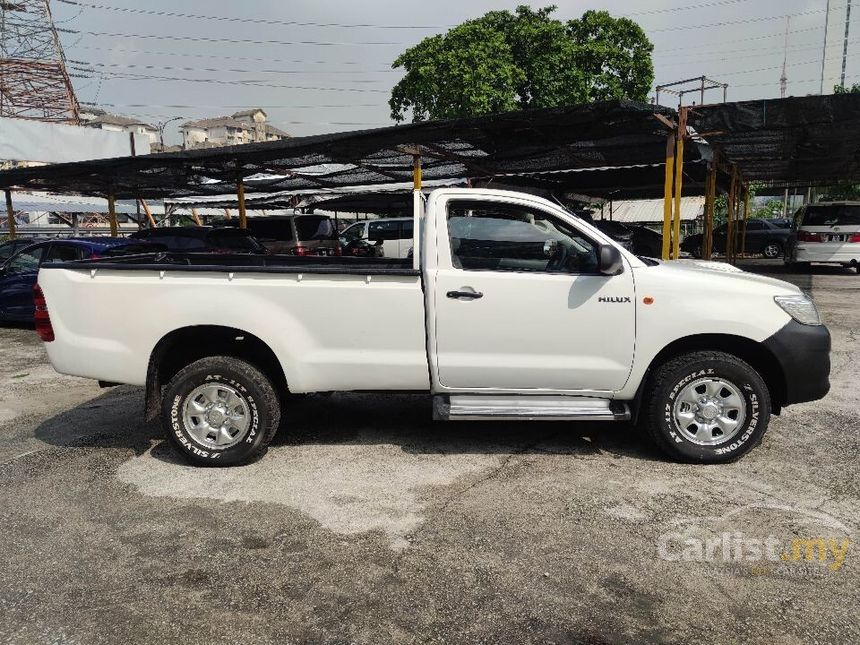 Toyota Hilux 2014 VNT 2.5 在（state） Manual手动挡 Pickup Truck White 于（价格 ...