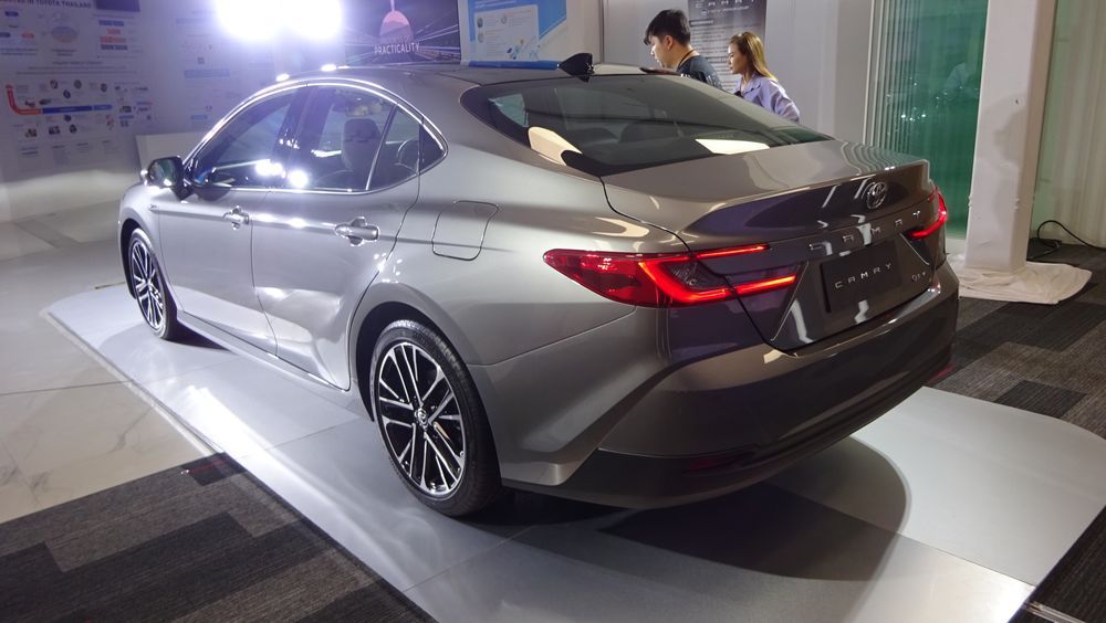 All-New Toyota Camry ดีไซน์ใหม่พร้อมขุมพลัง Hybrid ทุกรุ่นย่อย! - เปิดตัวรถใหม่ | One2car