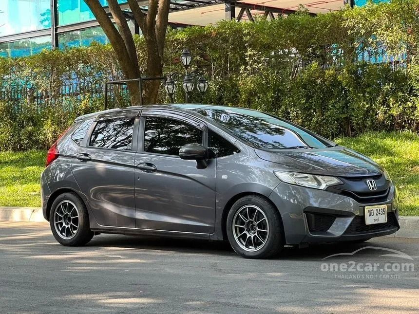 มีงบ 300,000 บาท ซื้อรถมือสองรุ่นอะไรดี (2567) - เรื่องเด่น | One2car