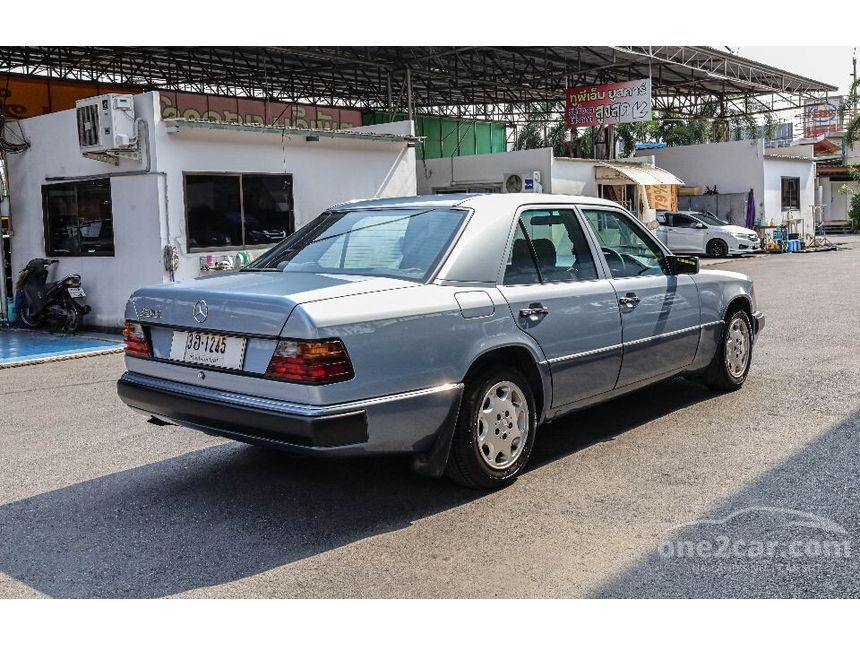 Mercedes-Benz 220E 1993 W124 (ปี 85-96) 2.2 เกียร์อัตโนมัติ สีอื่นๆ ...